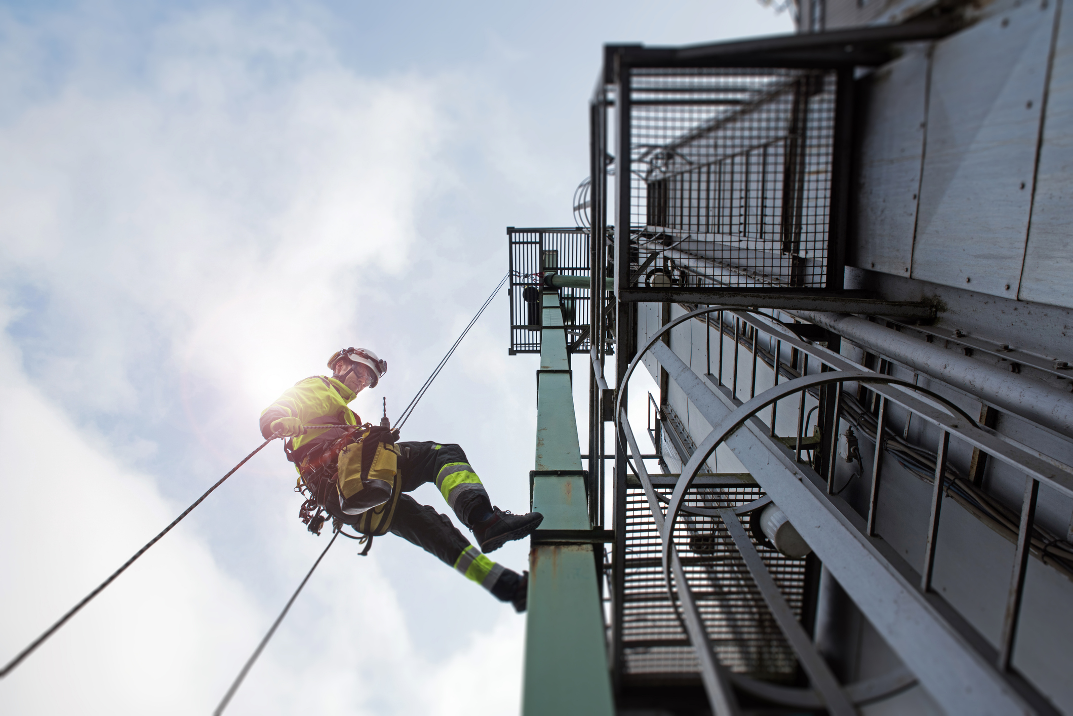 Kigen - NuvoLinQ LinQ1Zero: Always-on eSIM connectivity built on Kigen